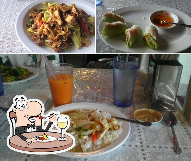 Racha Noodle in Redding - Restaurant menu and reviews