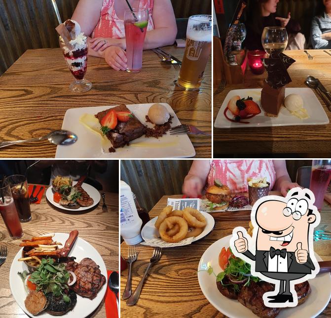 The Red Bar & Grill, Mansfield - Restaurant menu, prices and reviews