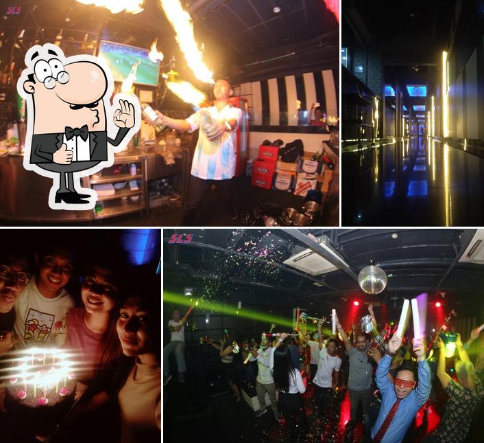 sls executive karaokeand lounge pub & bar, Sukoharjo - Restaurant reviews