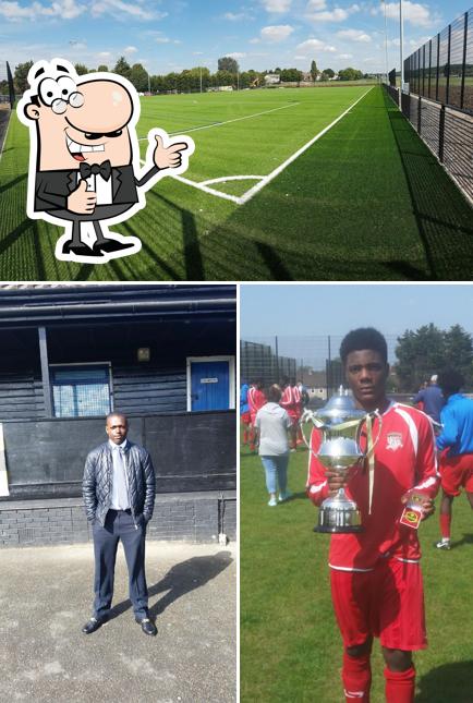 Long Lane Junior Football Club in London - Restaurant reviews