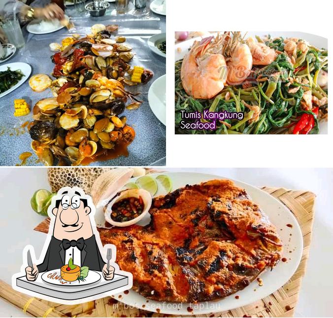 M'BOT seafood taplau restaurant, Padang - Restaurant reviews