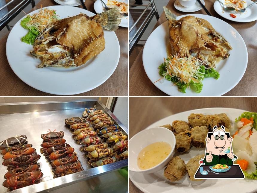 Somboon Seafood @ Ratchada, Bangkok - Restaurant menu, prices and reviews