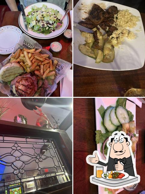 Red Rooster Bar and Grill in Wrentham - Restaurant menu and reviews