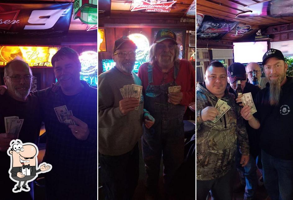 Crazy Dog Saloon in Cantrall - Restaurant menu and reviews