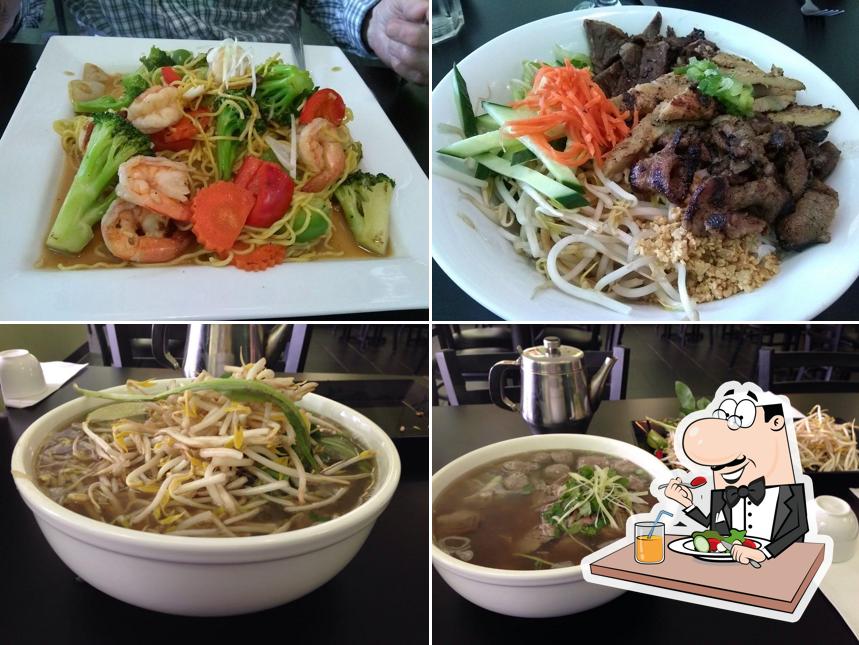 Authentic Vietnamese Pho House (KANATA LOCATION), 5373 Fernbank Rd Unit ...