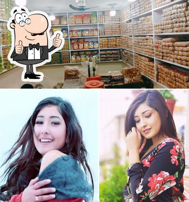 Roshan Bakery, New Delhi - Restaurant menu, prices and reviews