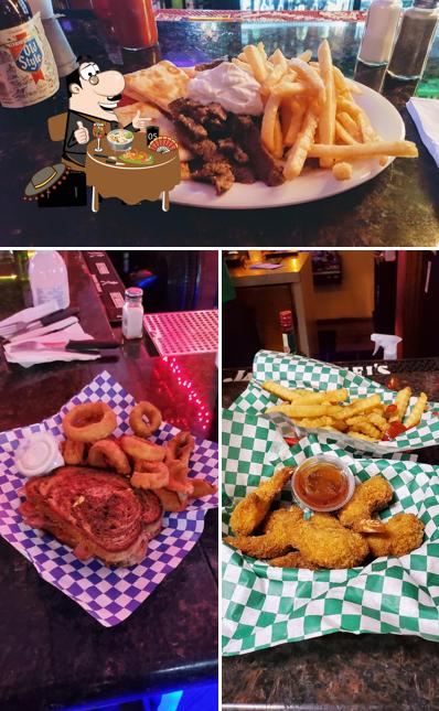 Snickers Bar & Grill, Chicago - Restaurant menu, prices and reviews