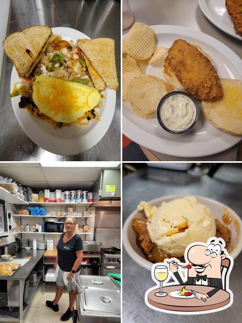 Brooklyn Cafe, 6 N Main St in Brooklyn - Restaurant menu and reviews