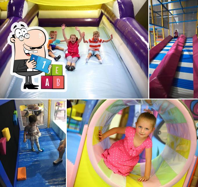 Chipmunks Playland & Café MacGregor in Macgregor - Restaurant reviews