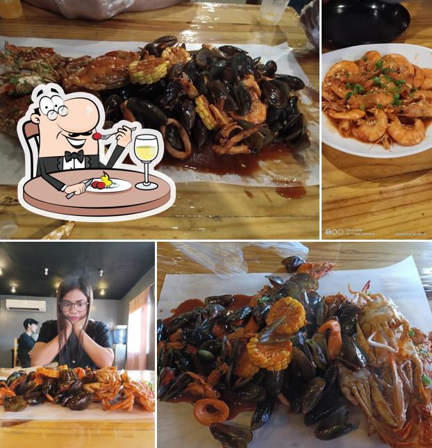 Seafood Bucket Main, Trece Martires - Restaurant menu, prices and reviews