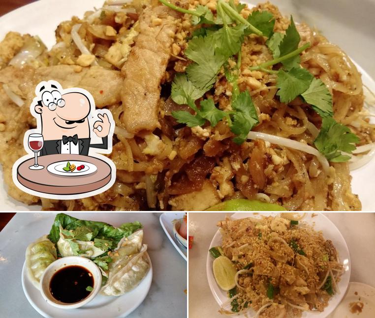 The Smiling Elephant, Nashville - Restaurant menu, prices and reviews