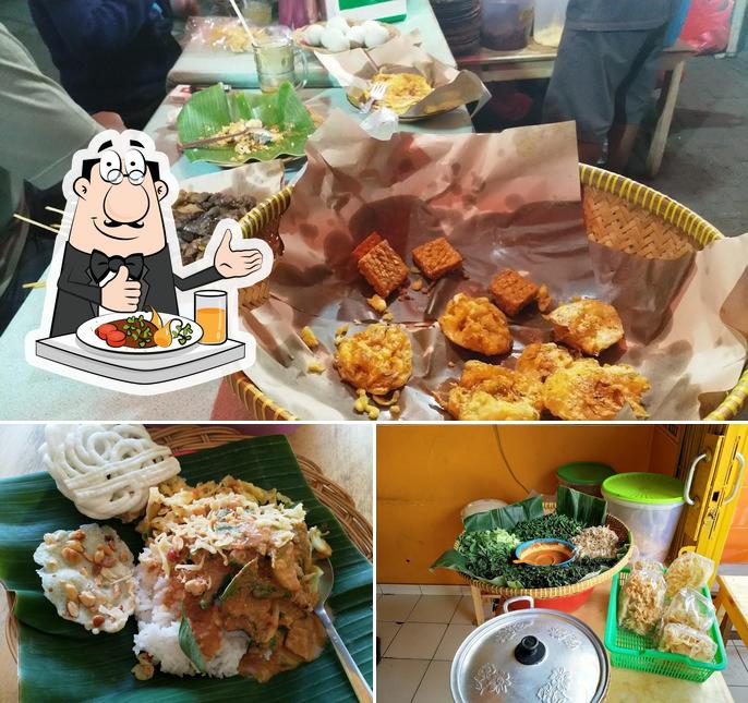 Nasi PECEL SAMBEL TUMPANG & RAWON Khas Nganjuk restaurant, East Jakarta ...