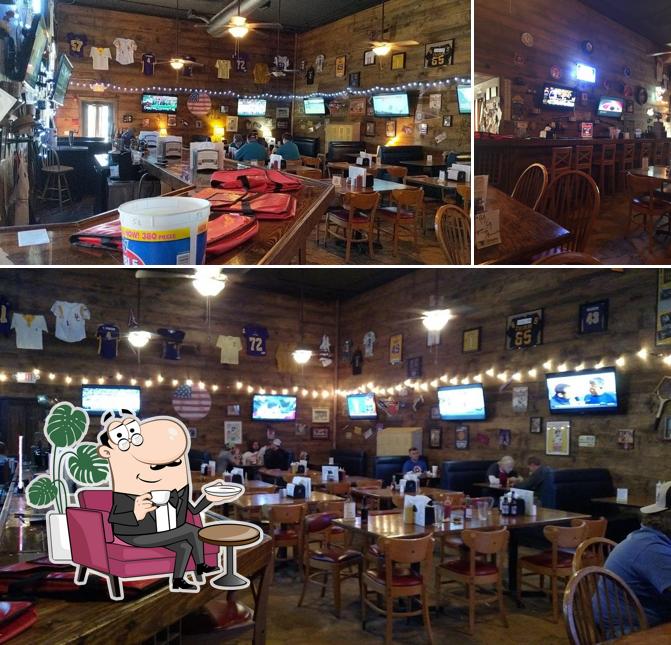 DGR's Clubhouse, Cochran - Restaurant menu, prices and reviews