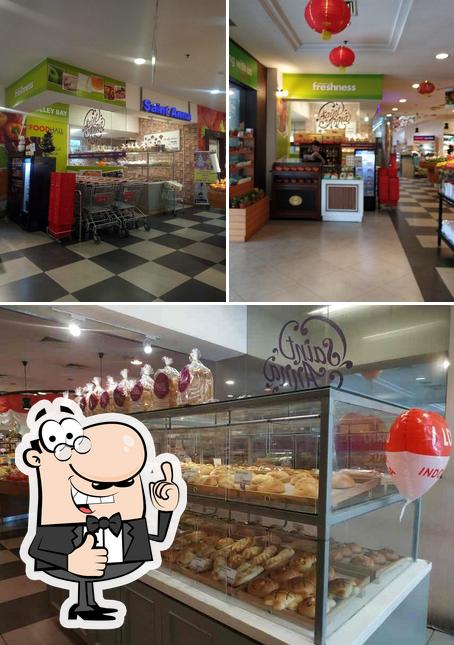 Saint Anna Bakery, Jakarta, The Food Hall - Restaurant menu and reviews