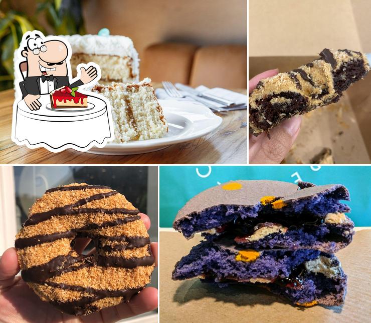 Aya Pastry in Chicago - Restaurant reviews