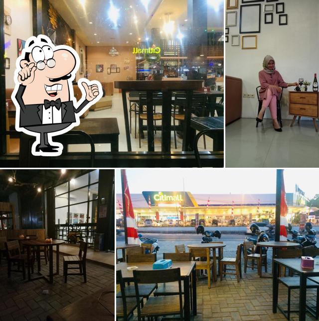 Ponti Suri Cafe & Karaoke, Sidorejo, Jl. Utama Pasir Panjang - Restaurant reviews