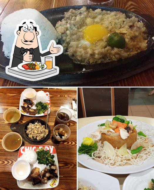 Chic-Boy (Intramuros) restaurant, Manila, Dante Ang Bldg - Restaurant ...