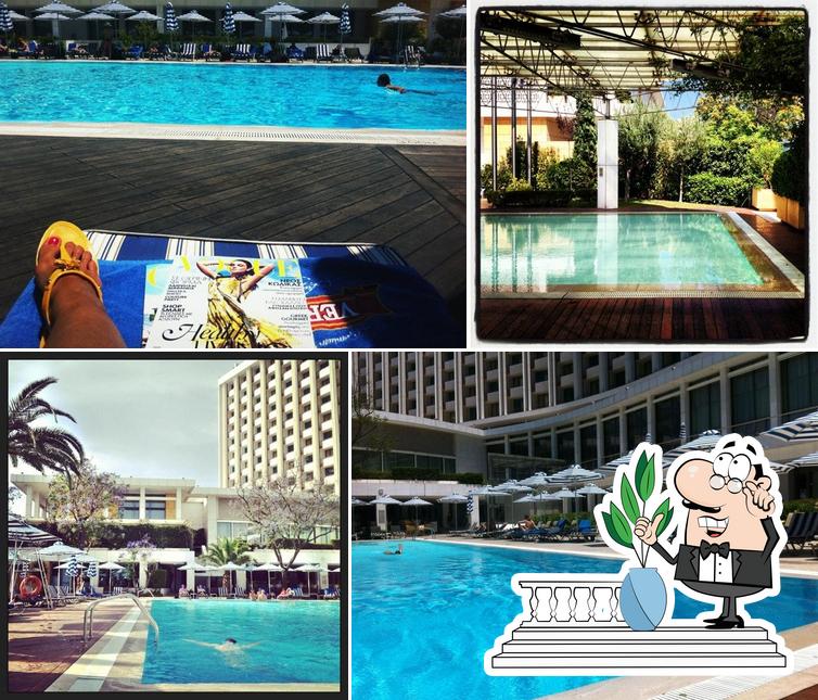 Oasis Pool Bar & Grill, Athens - Restaurant reviews