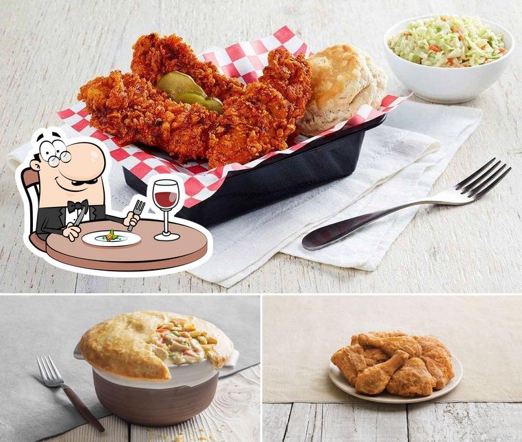 KFC, 13785 Thirteen Mile Road in Warren - Restaurant menu and reviews