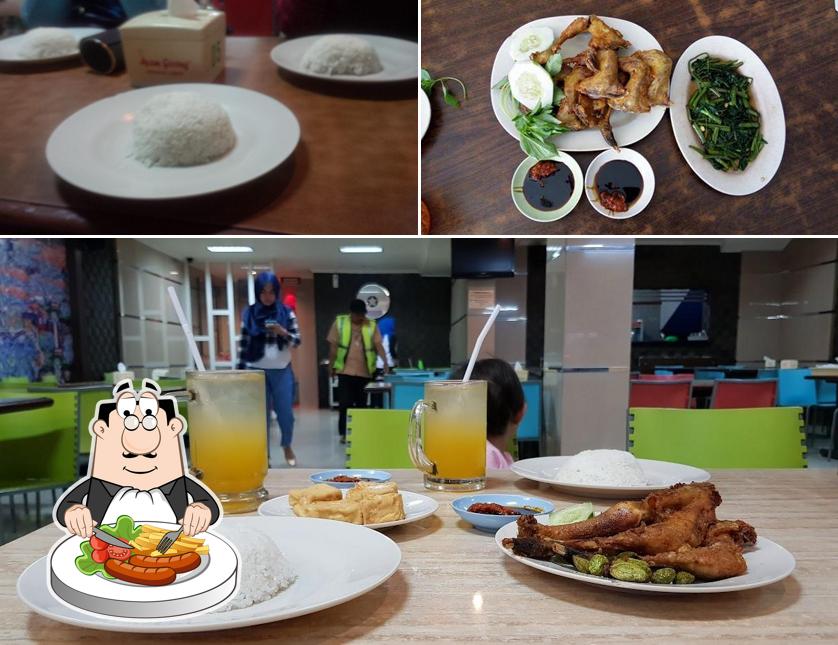 Ayam Goreng Gringging Lombok, Tropodo, Jl. Raya Tropodo Jl. Letjen ...