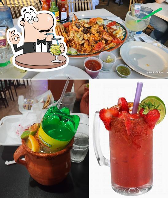 Mariscos La Sirena, 13131 Rivercrest Dr in Crestwood - Restaurant reviews