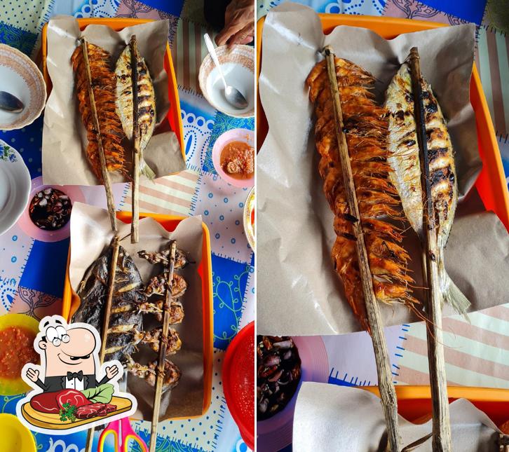Warung Ikan Bakar Ibu Ratna Pantai Goa, Labuhan Badas - Restaurant menu ...