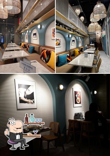 Via Mare restaurant, Makati, H258+X5V - Restaurant menu and reviews