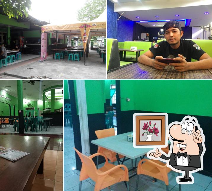 AYAM PENYET JOKO SOLO restaurant, Medan, Jl. Dr. Mansyur No.51 ...