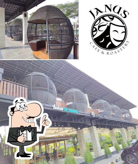 Janus Cafe Brawijaya, Batu - Opiniones del restaurante