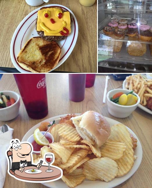 Mother Hubbard's Cupboard Cafe & Bakery in Hubbard Lake - Restaurant ...