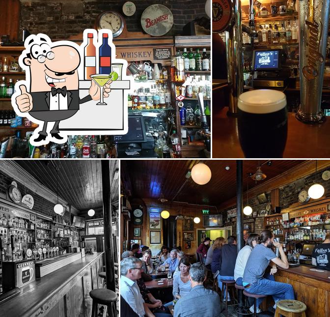 John Fallon's "The Capstan Bar", Dublin, 129 The Coombe - Opiniones del ...
