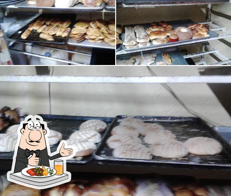 Panaderia La Escondida, Mexico City, Mz: 69B Lt: 5 entre villa fruela y ...