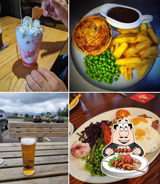 Pub y bar Four Crosses Inn, Menai Bridge, Four Crosses Pentraeth Road ...