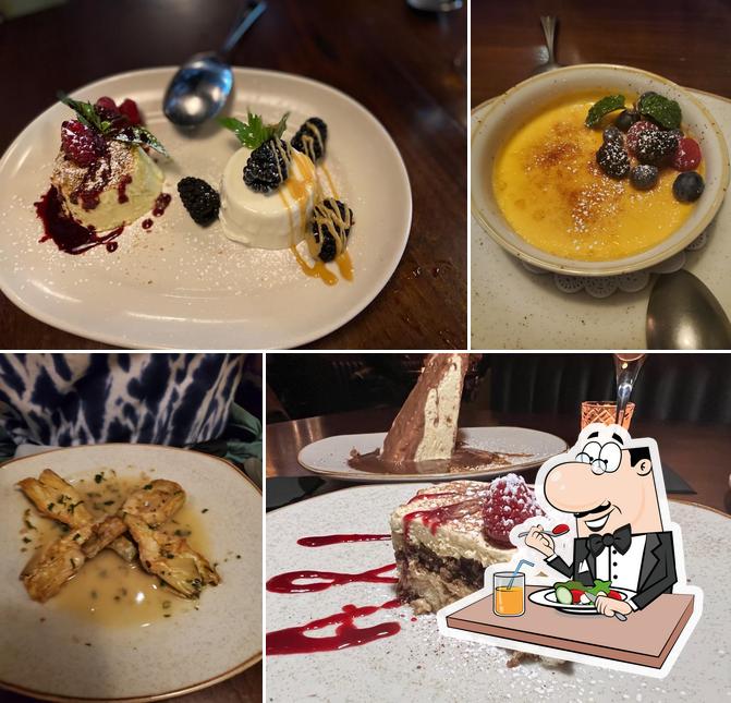 Regalia bar & restaurant in Chicago - Restaurant menu and reviews
