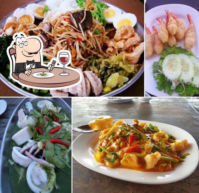 Yok Talay Seafood restaurant, Bangkok, กาญจนา 50/7 Phutta Bucha Rd ...