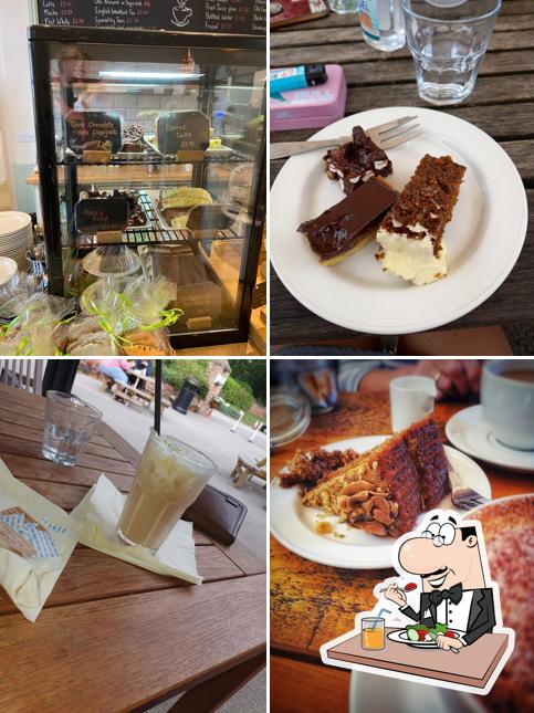Mulberry Tree Cafe, Strelley Hall, Main St in Nottingham - Restaurant ...