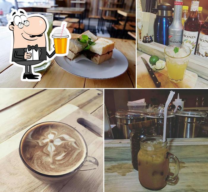 Just Cafe, Makassar - Restaurant reviews