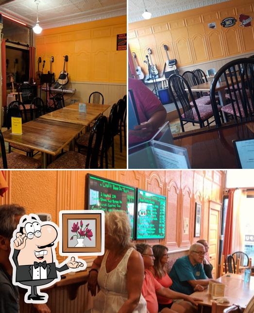 Vichy's Pub, 124 4th Ave N South in Park Falls - Restaurant reviews