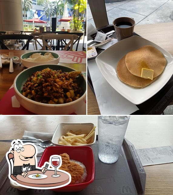 McDonald's Robinson's Magnolia, Quezon City - Restaurant menu, prices ...