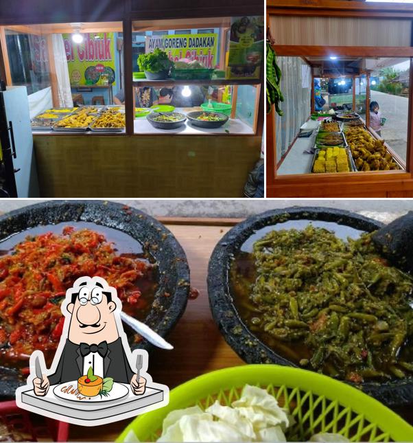 Restaurante Ayam goreng dadakan sambel Cibiuk manglayang, Bandung ...