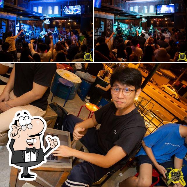 ที่นี่ บาร์ซิว pub & bar, Kham Riang - Restaurant reviews