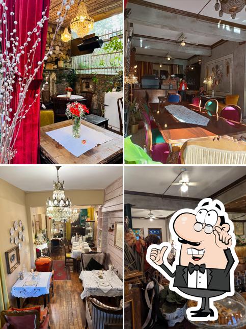 Velvet Cafe, Balat, Istanbul, Çimen Sk. No:8a - Restaurant menu and reviews