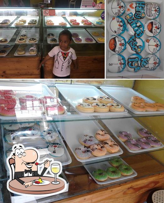 Donat Madu Cihanjuang Ahmad Yani, Bandung - Restaurant reviews