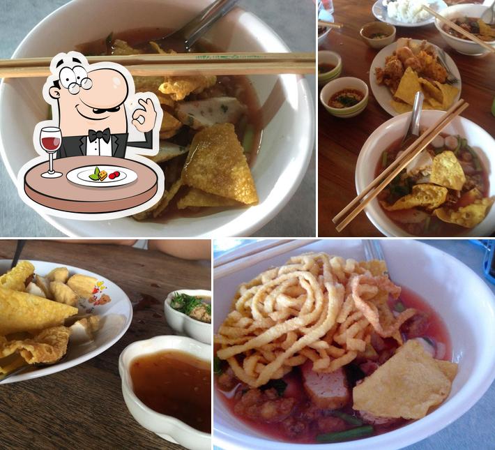 แต๋วรวมมิตร (กาดน้ำทอง), Na Chak - Menú del restaurante, precios y reseñas