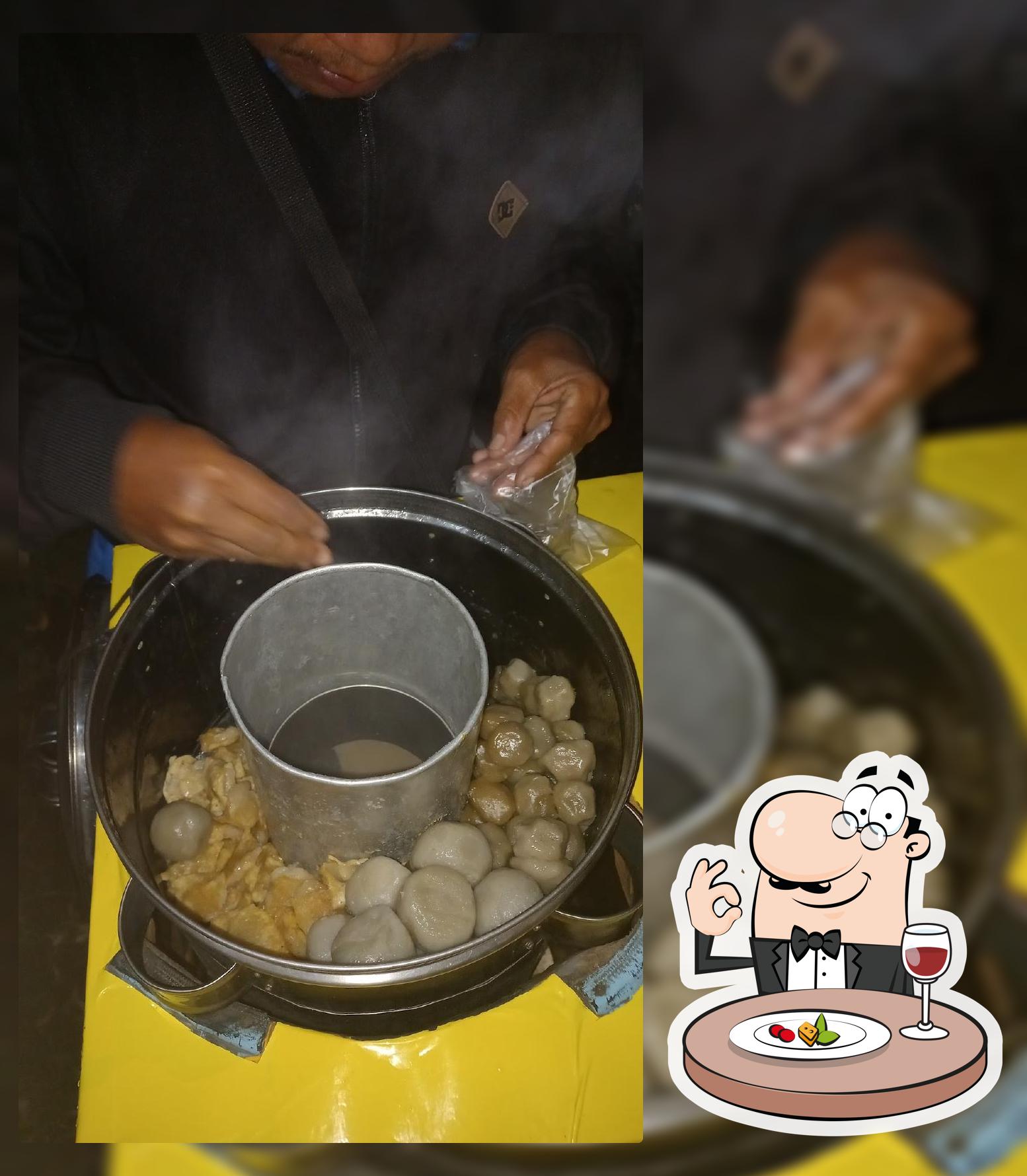 Bakul Pentol Tahu + Telur Puyuh Pak Man restaurant, Leces - Restaurant ...
