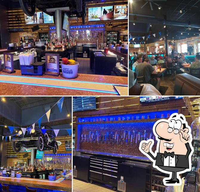 Best restaurants in Twelve Mile Crossing at Fountain Walk Mall ...