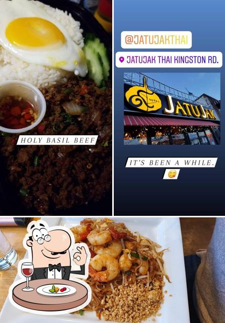 Jatujak, 2386 Kingston Rd in Toronto - Restaurant reviews