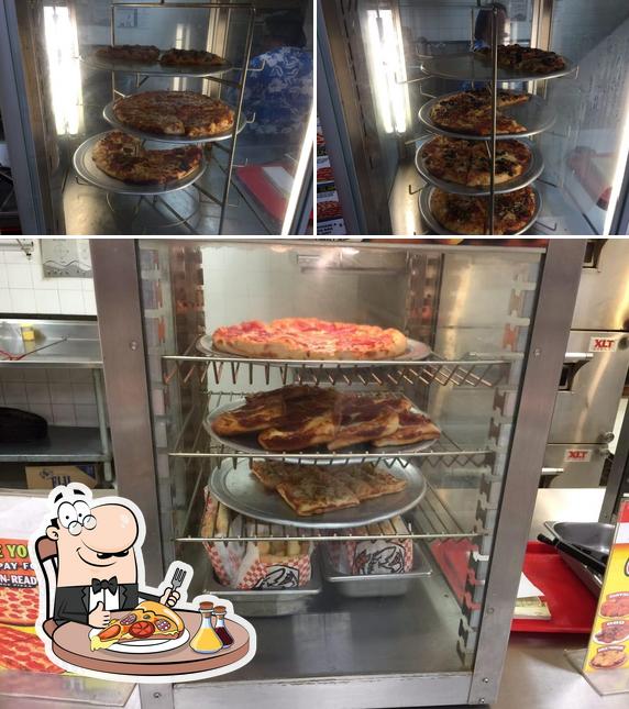 Kmart Little Caesars Pizza Station in Lihue - Restaurant reviews