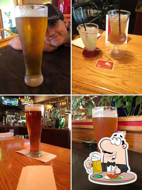 Red Robin Gourmet Burgers and Brews in Medford - Restaurant menu and ...
