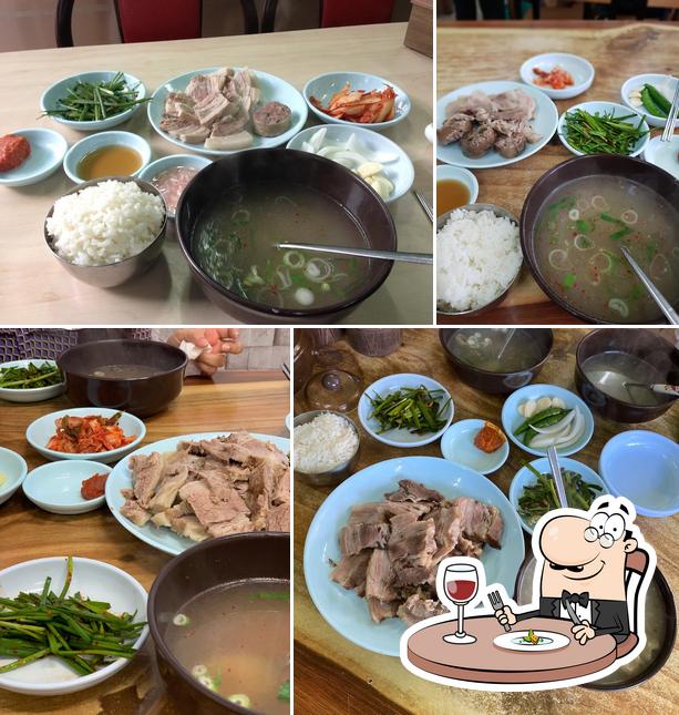 60-years Traditional Halmae Dwaeji-gukbap restaurant, Busan ...